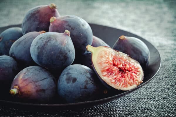 85 Foods That Are Black (Naturally Black Foods) - Raepublic