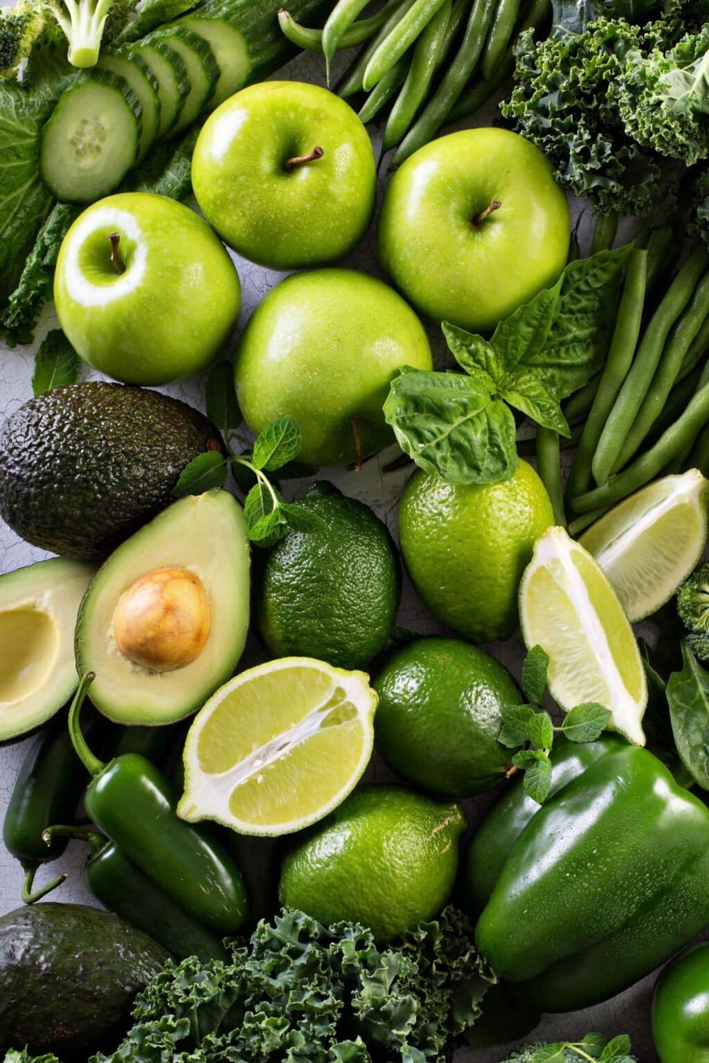 112 Fruits That Are Green (Naturally Green Fruits) - Raepublic