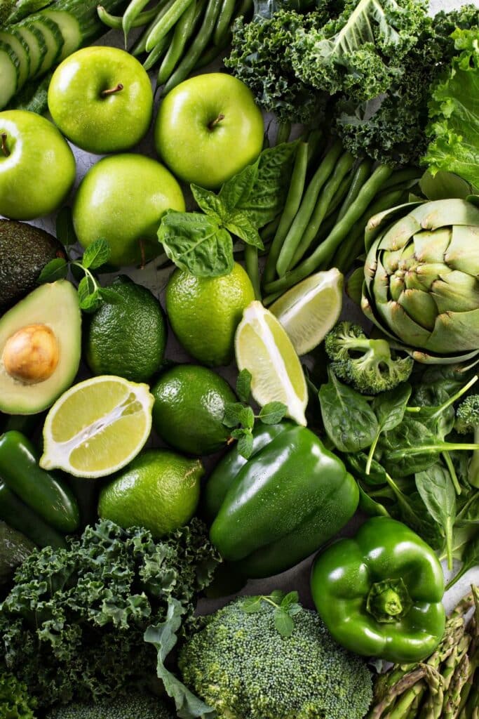 112 Fruits That Are Green (Naturally Green Fruits) - Raepublic