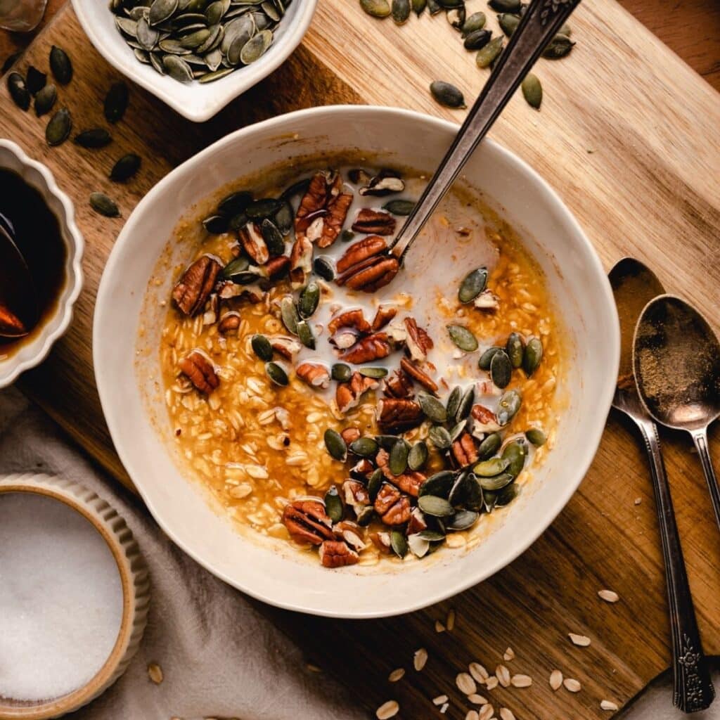 Classic Oatmeal For One (Easy Single Serve Recipe) - Raepublic