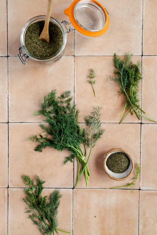 35 Best Substitutes For Dill (Fresh And Dried Ideas) - Raepublic