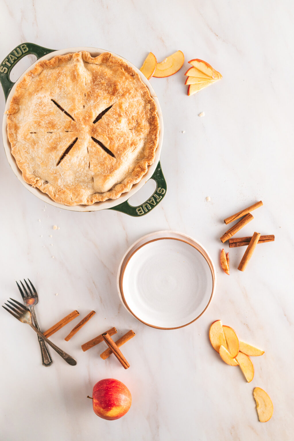 Simple Apple Pie Recipe (Vegan) - Raepublic