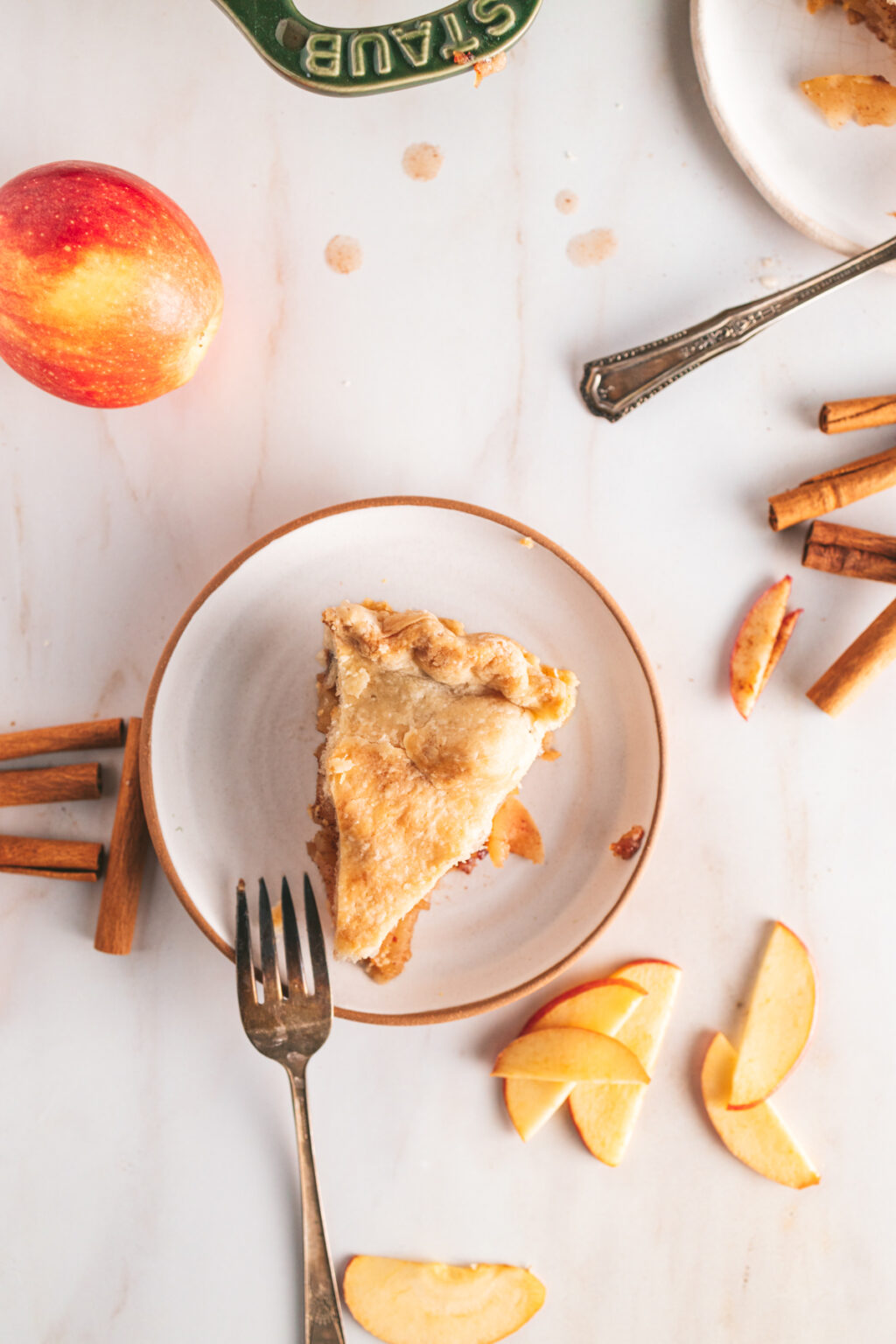 Simple Apple Pie Recipe (Vegan) - Raepublic