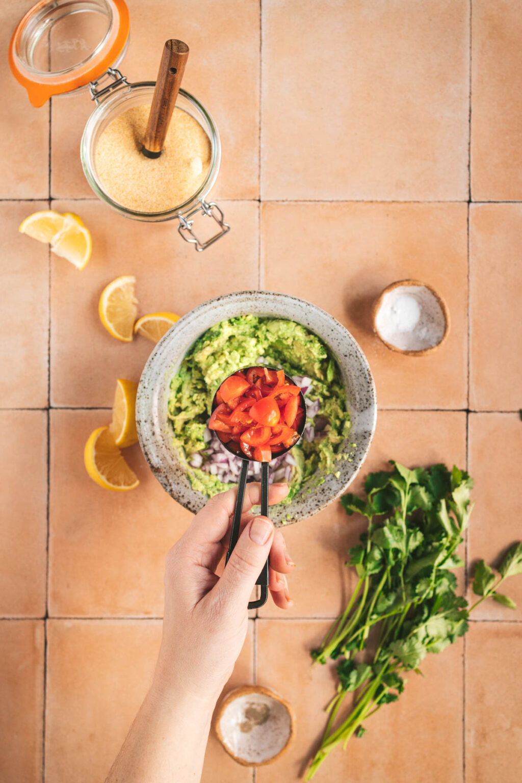 Simple Guacamole Recipe (The Best 5-Minute Guac Recipe) - Raepublic