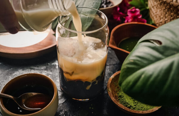 Matcha Milk Tea Recipe: Hot + Iced Bubble Tea - Raepublic