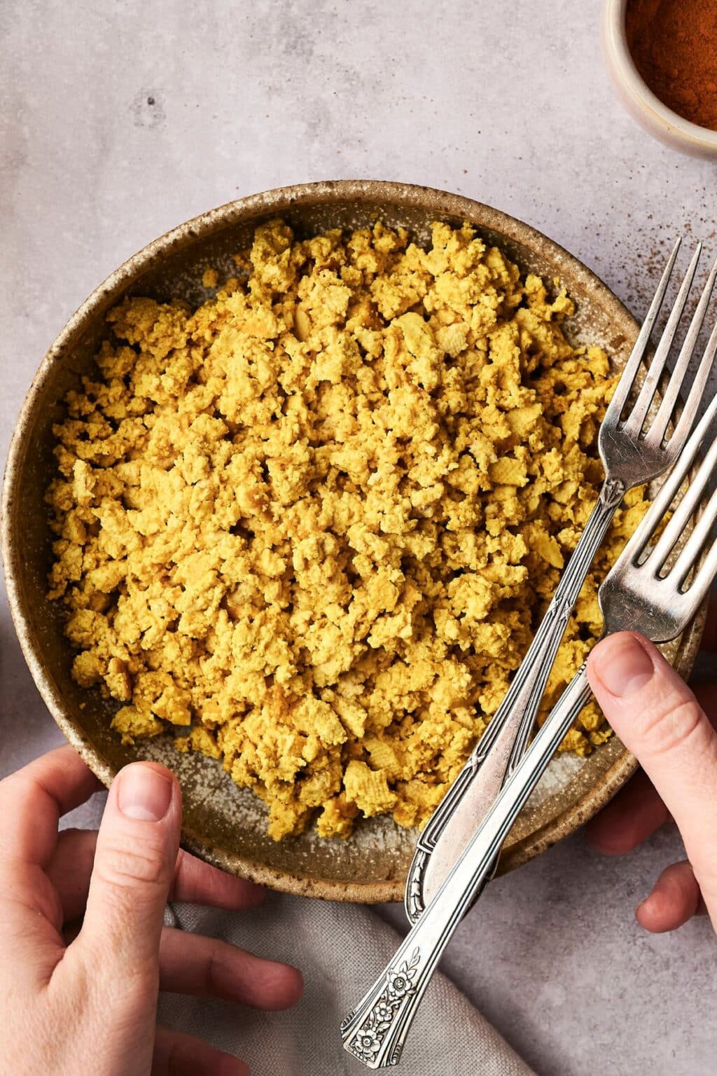 How To Make Tofu Scramble (10-Minute Recipe) - Raepublic